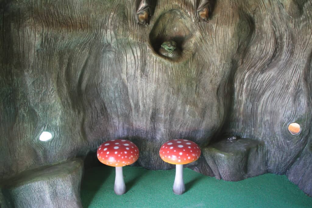 Toadstool Table Set – Jungle Play